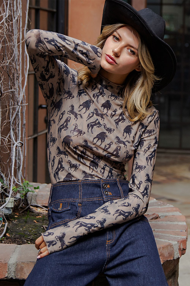 Scout Kat Mesh Horse Graphic Top – BarnKatClothing